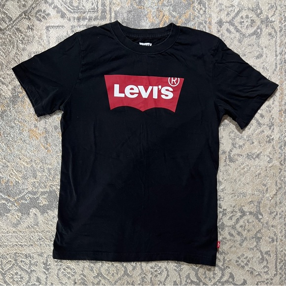 Shirts & Tops | Levis Black Tshirt W Red Batwing Classic Logo Kids Size ...